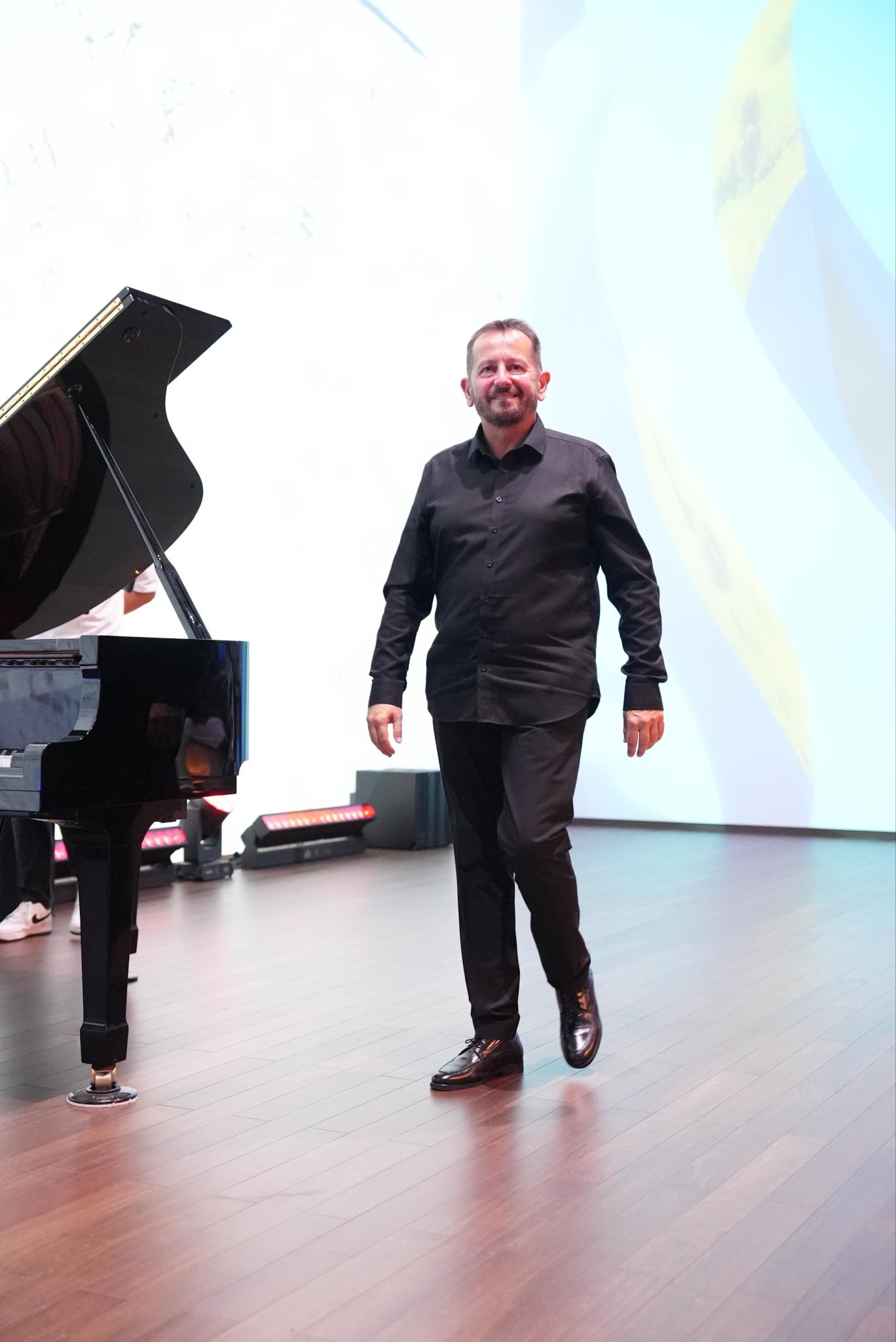 Concert Extraordinar al renumitului pianist Horia Mihail în Pavilionul ...